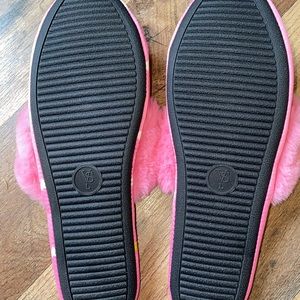 Victoria's Secret | Shoes | Nwt Victorias Secret Bright Pink Heart ...